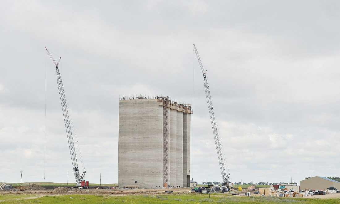 Shuttle grain terminal progressing | News, Sports, Jobs - Minot Daily News